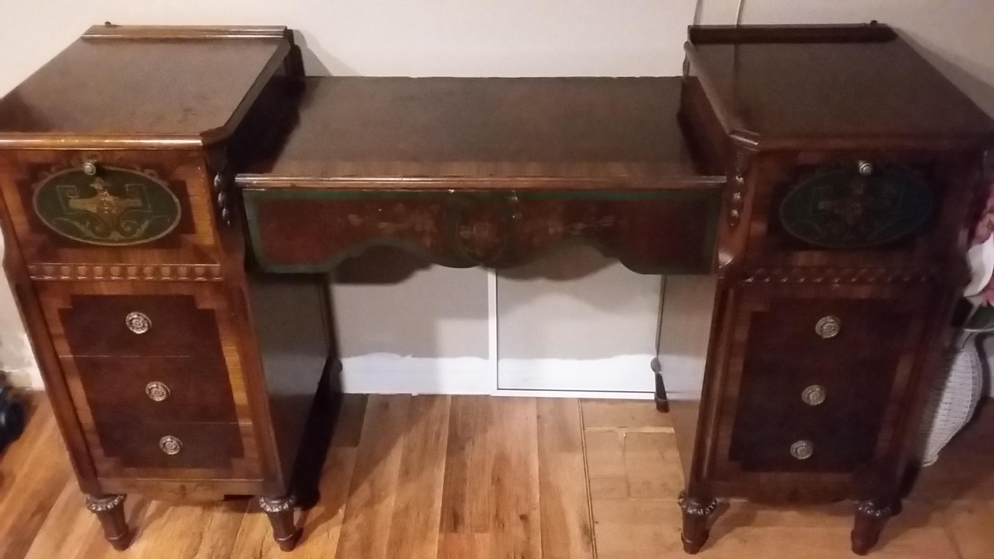antique-desk-vanity-instappraisal